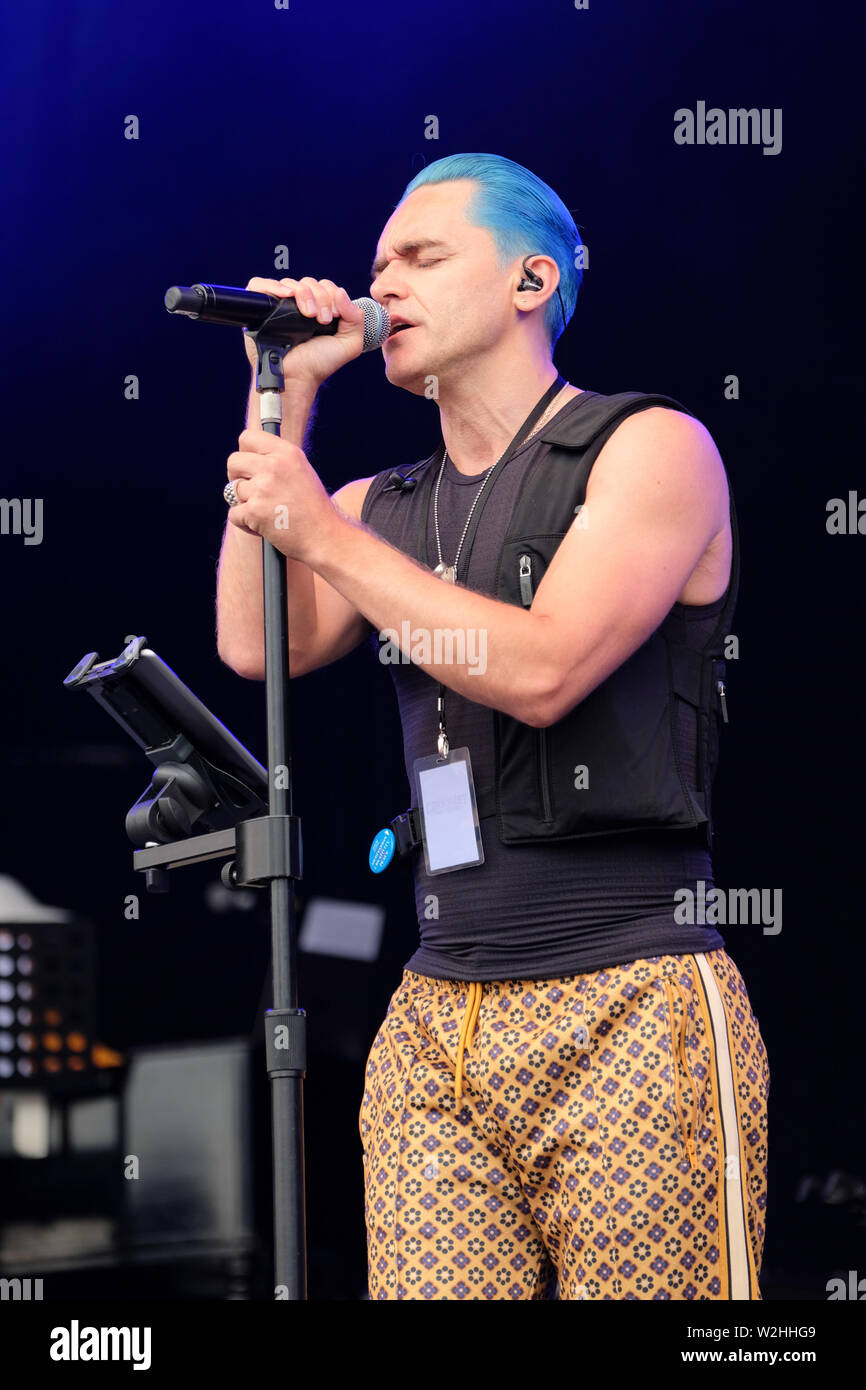 Ryan molloy singer hi-res stock photography and images - Alamy