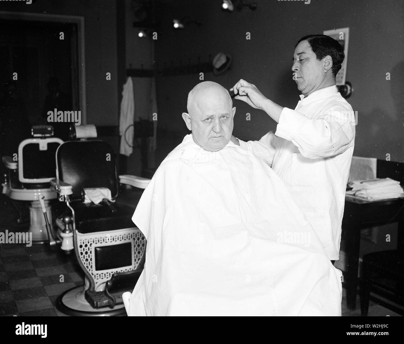 1930s barber shop hi-res stock photography and images - Alamy