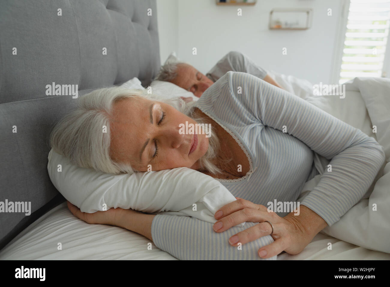 Men sleeping together bed hi-res stock photography and images - Alamy