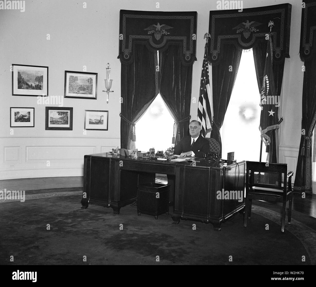 Franklin roosevelt in oval office hi-res stock photography and images ...