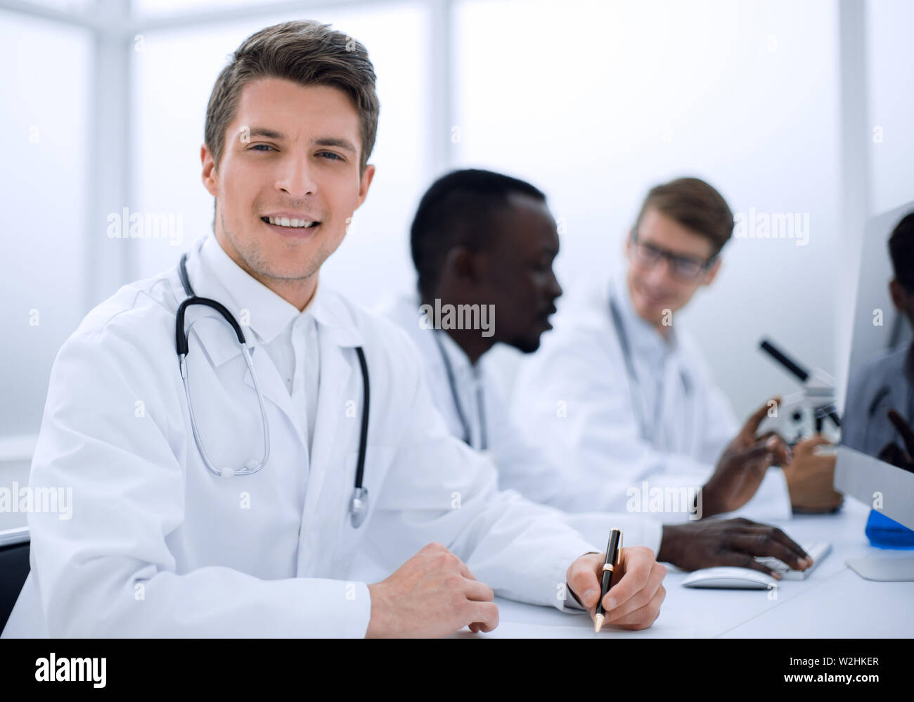Laboratory with diverse people hi-res stock photography and images - Alamy