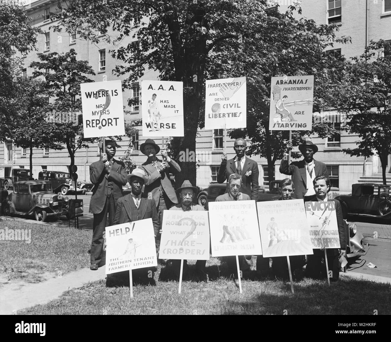 1930s picket signs hi-res stock photography and images - Alamy