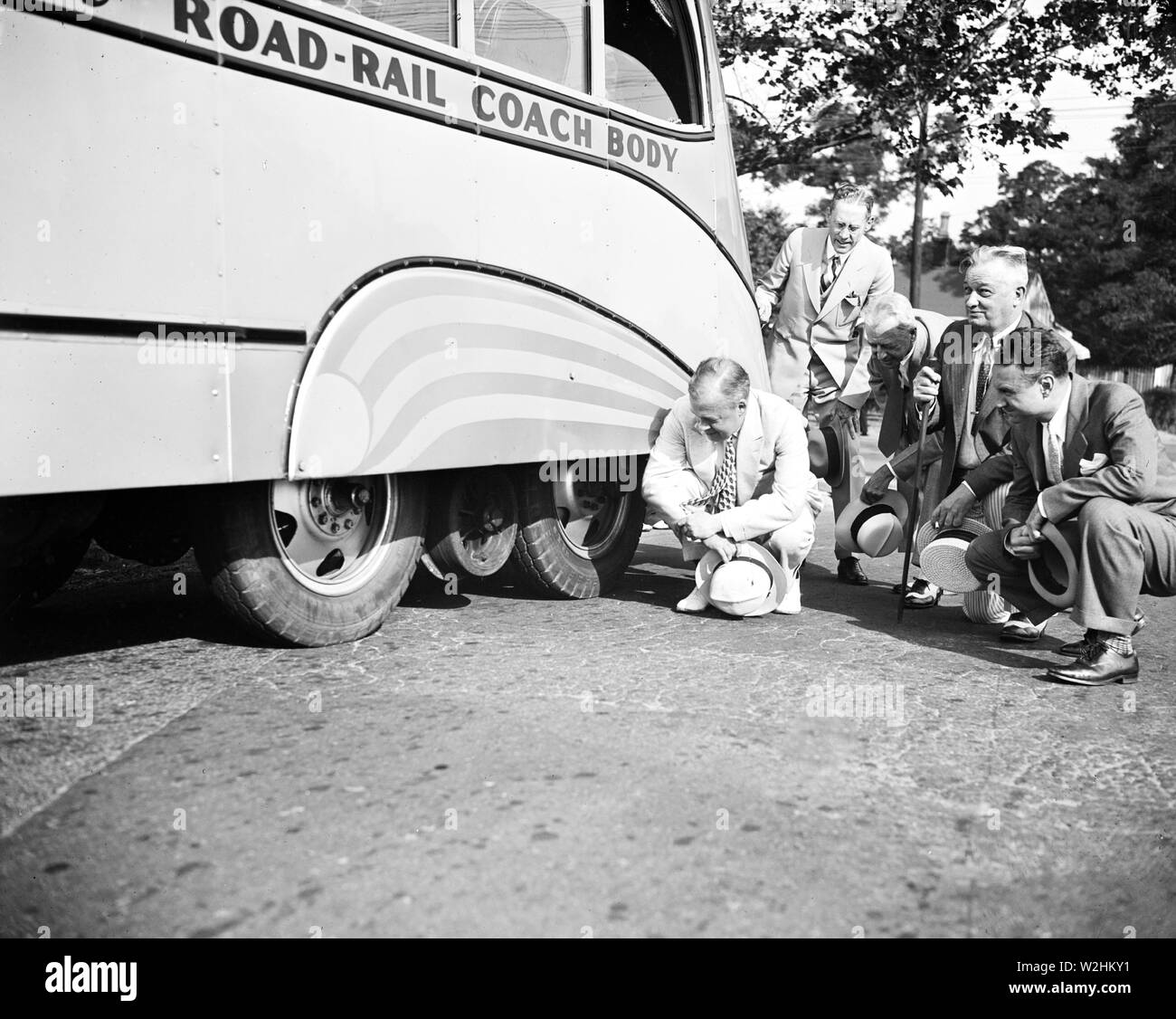 Streamline Bus and Car, Evans Motor Company ca. 1935 Stock Photo - Alamy