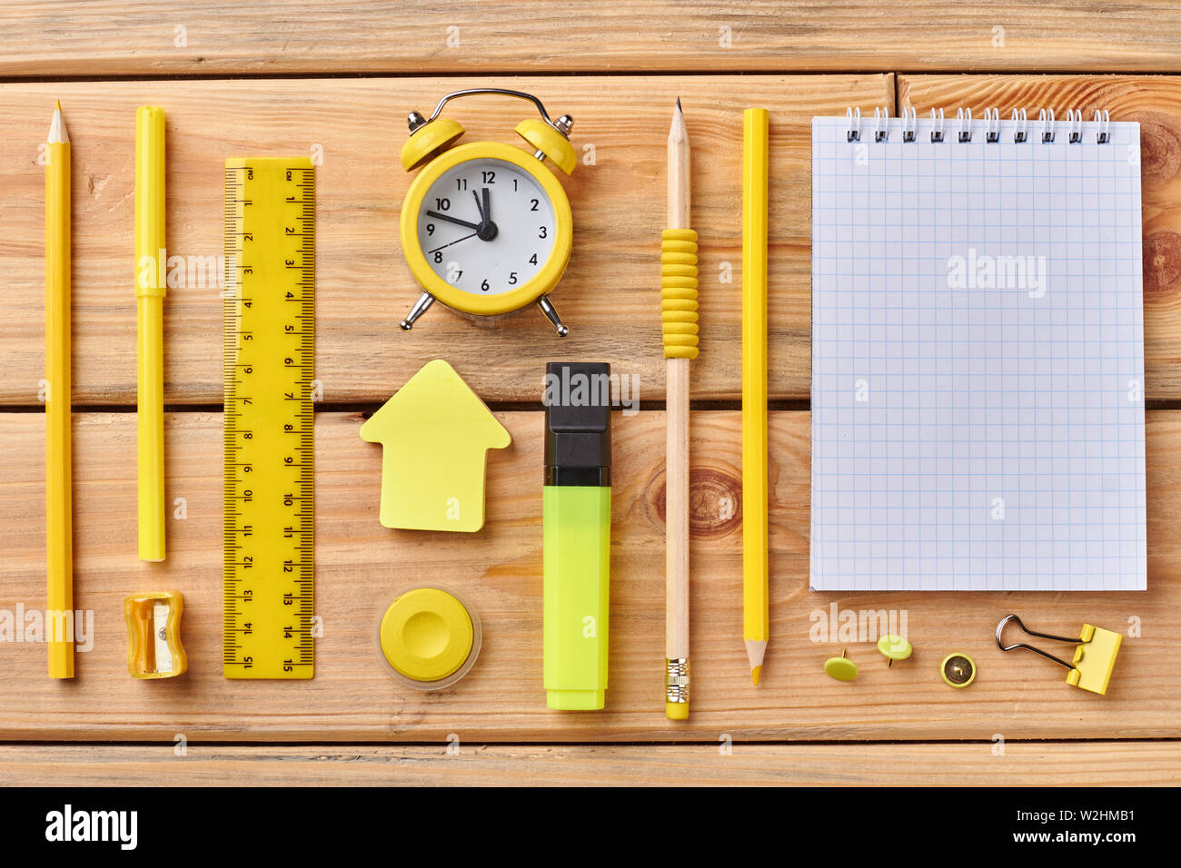 School material arrangement hi-res stock photography and images - Alamy