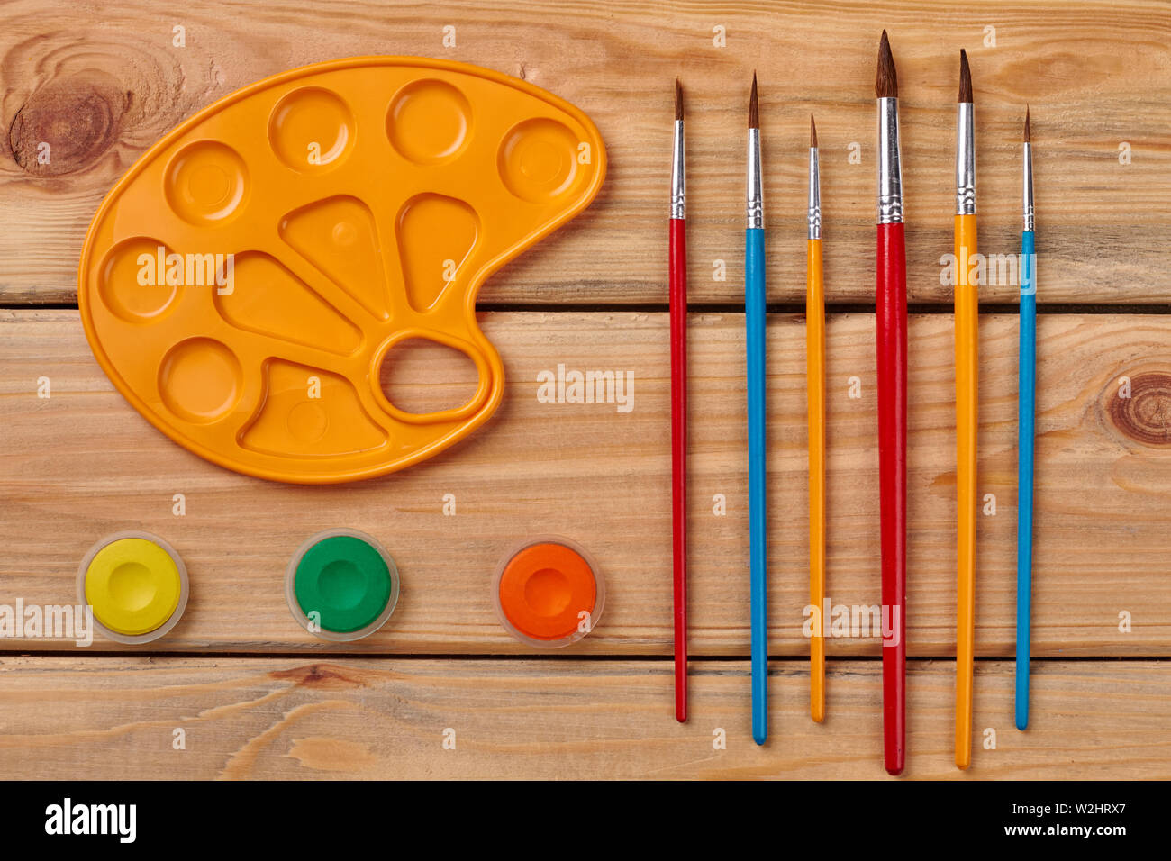 Artist workplace hi-res stock photography and images - Alamy