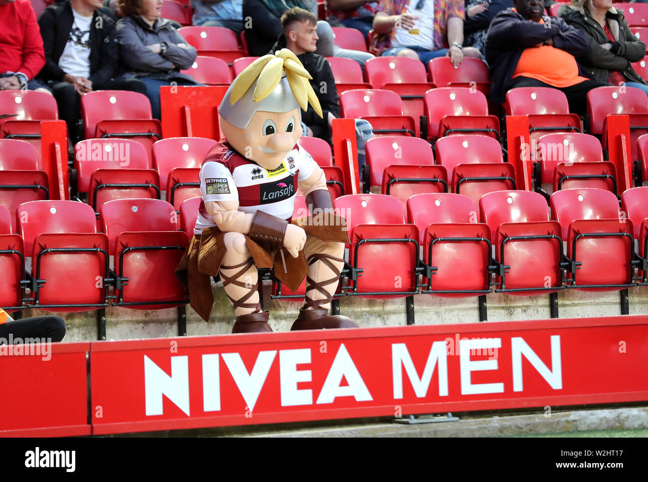 Wigan Warriors' mascot Mighty Max Stock Photo - Alamy