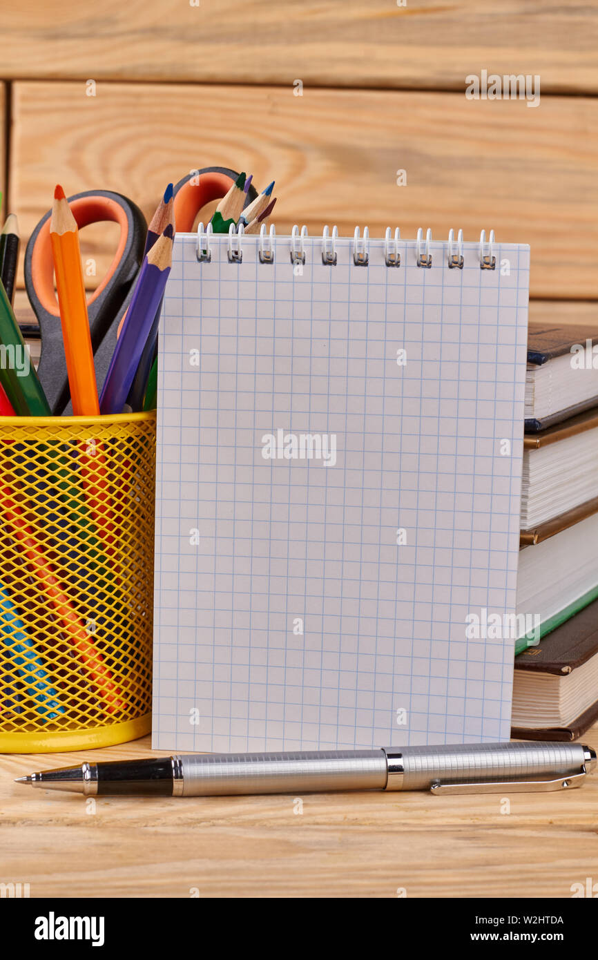 Blank paper notepad and stationery supplies Stock Photo - Alamy