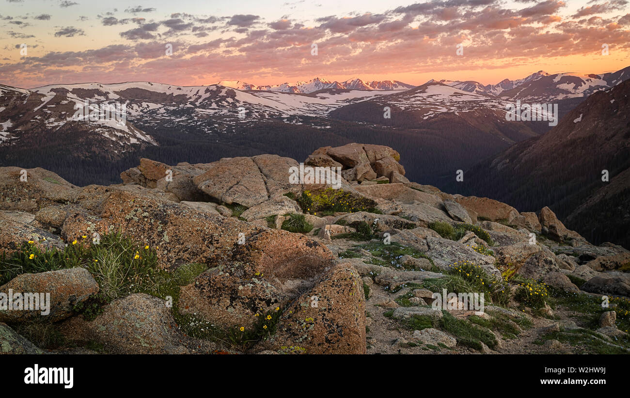 Ridge and road hi-res stock photography and images - Alamy