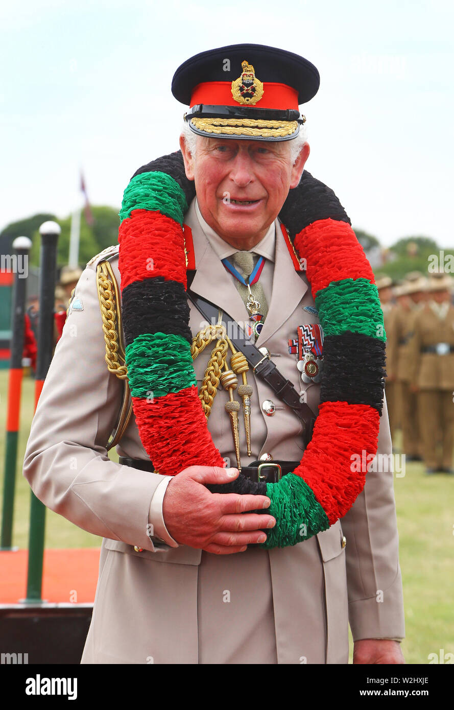 Royal garland prince of wales prince charles hi-res stock photography ...