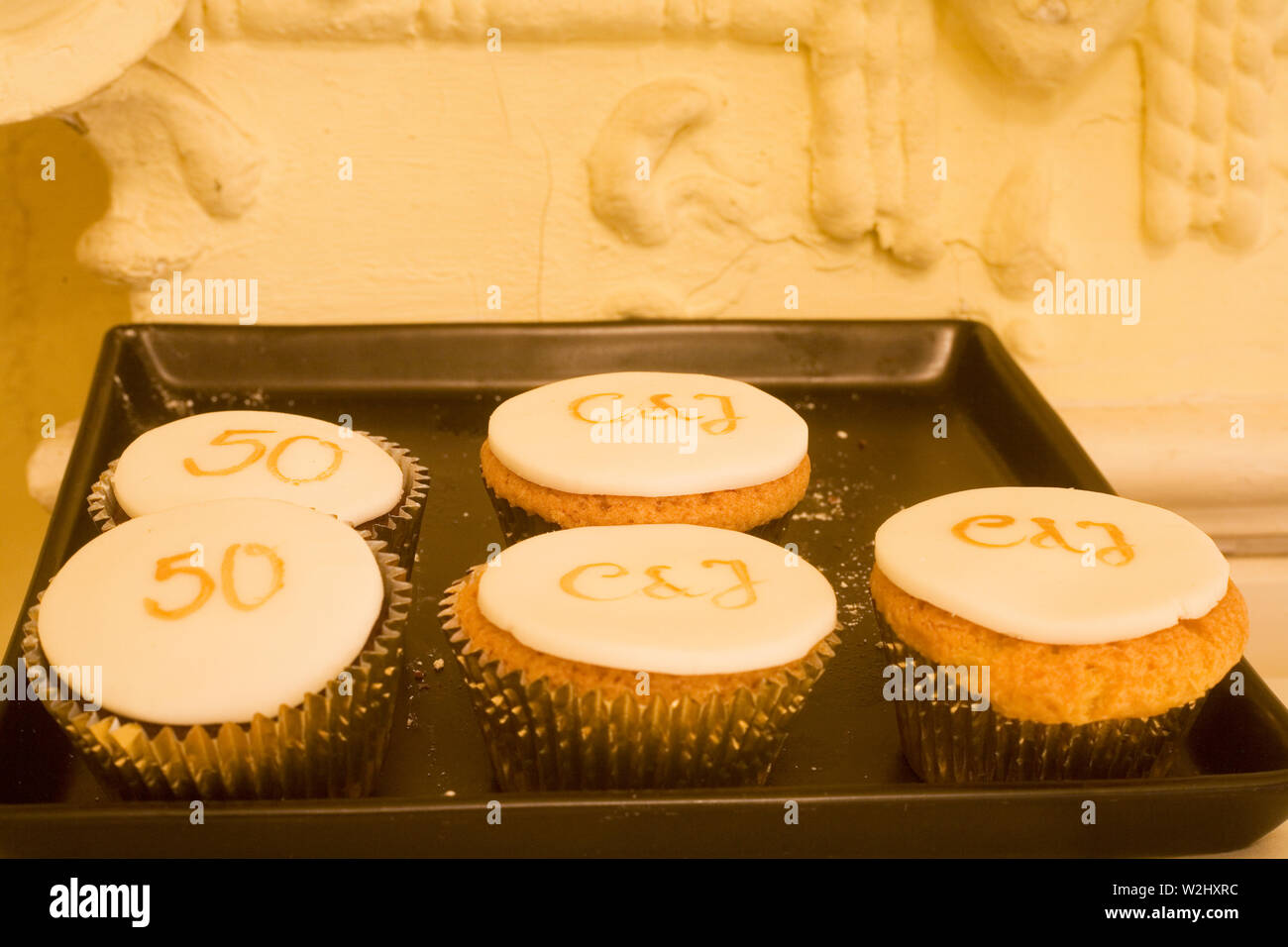 Anniversary cakes hi-res stock photography and images - Alamy