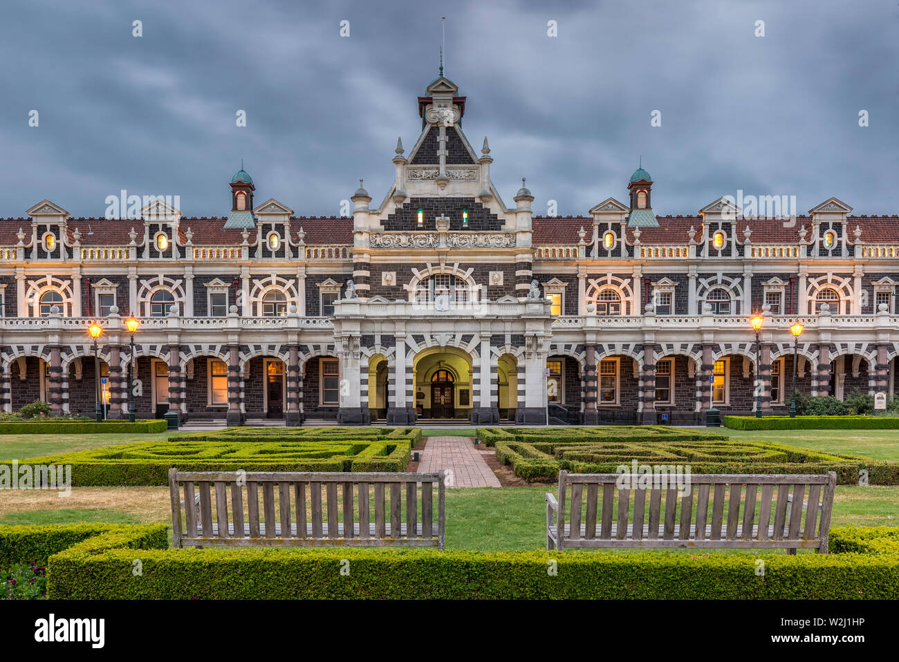 Dunedin railway station hi-res stock photography and images - Alamy