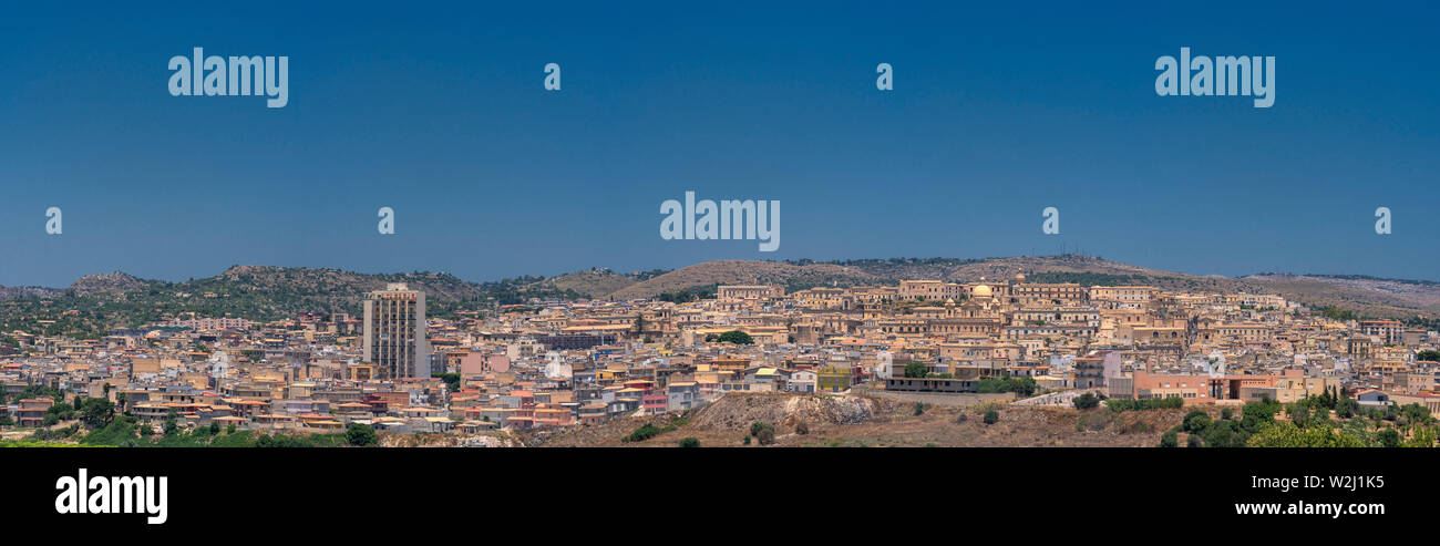noto sicily baroque town building Stock Photo - Alamy