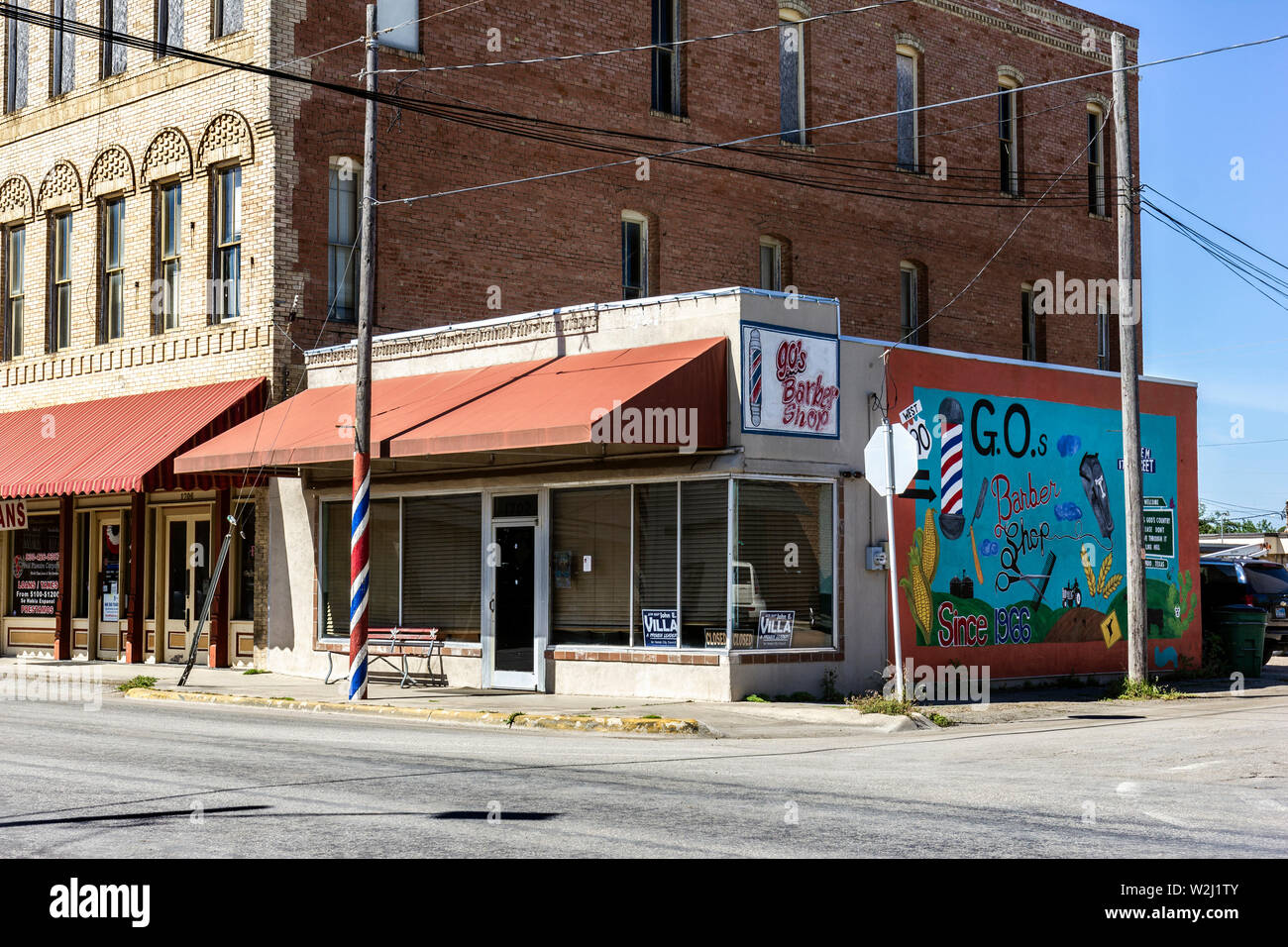Downtown barbers shop with mural, Hondo, Texas, USA Stock Photo - Alamy