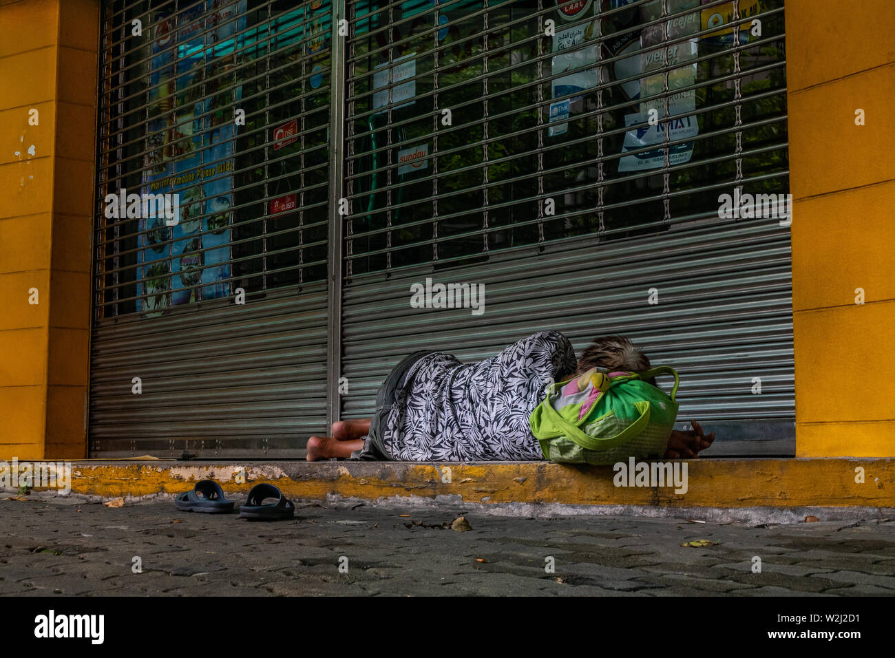 Bangkok homeless person hi-res stock photography and images - Alamy