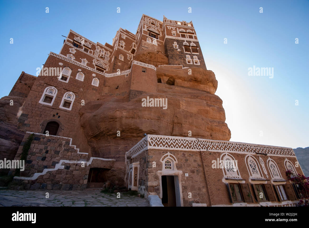 Dar al hajar yemen tourism hi-res stock photography and images - Alamy