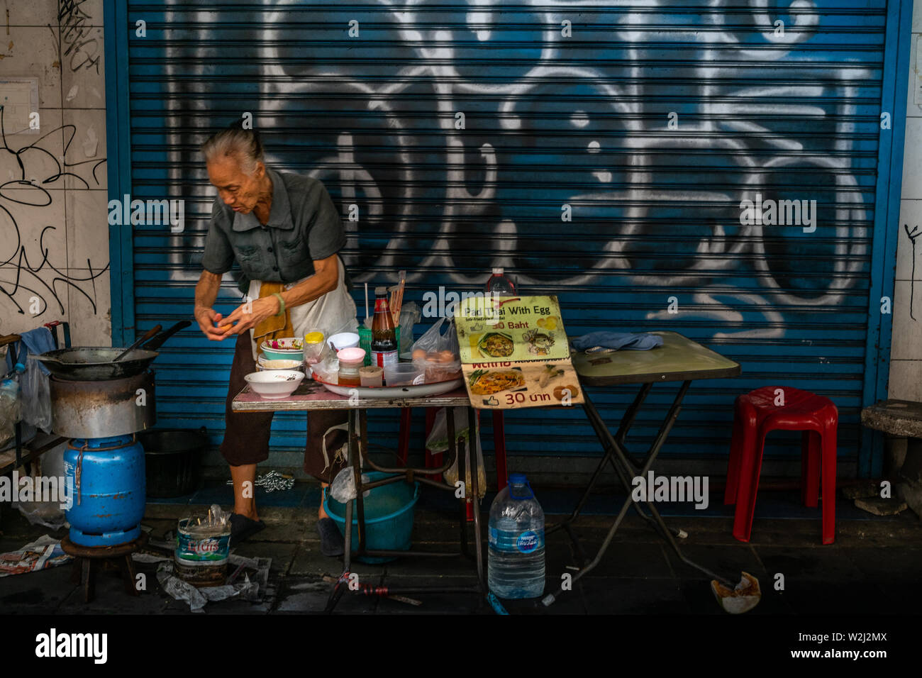 Pad thai stall hi-res stock photography and images - Alamy