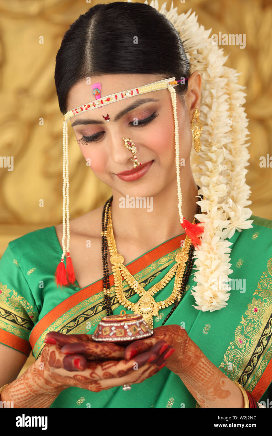 Boda India Sindoor The Image Of Bengali Woman Hindu Devotee Playing