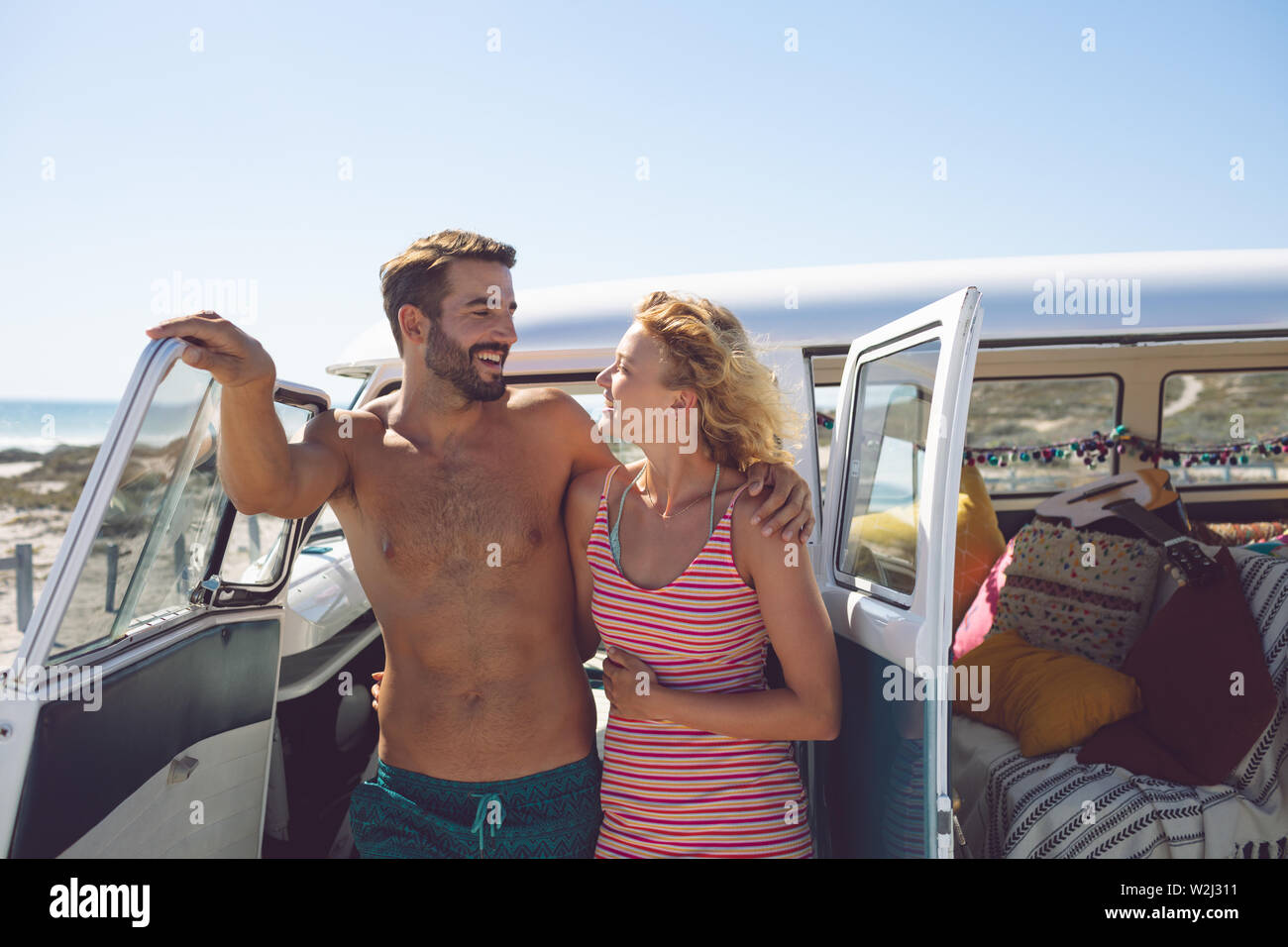Couple talking in van hi-res stock photography and images - Alamy