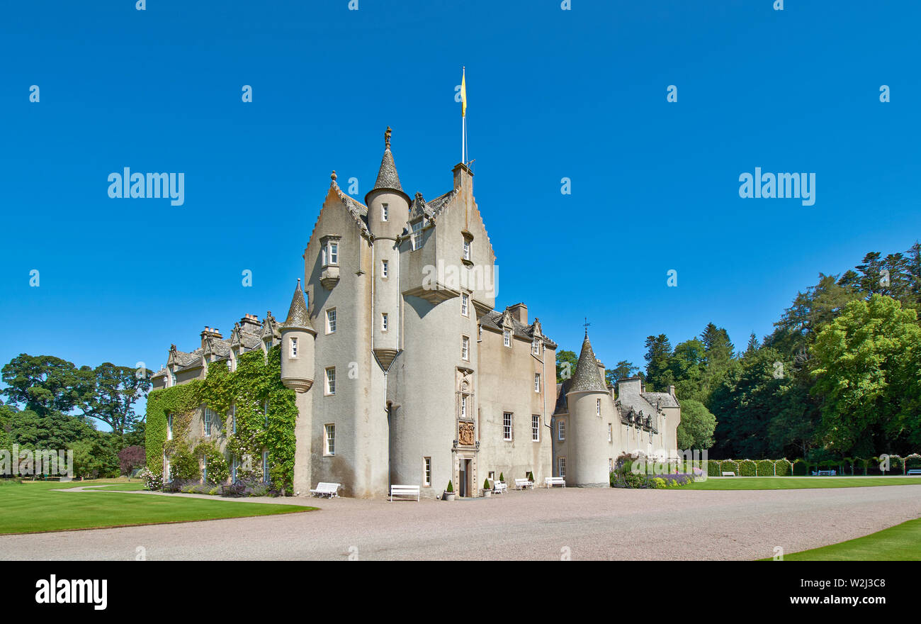 BALLINDALLOCH CASTLE AND GARDENS BANFFSHIRE SCOTLAND IN SUMMER THE ...