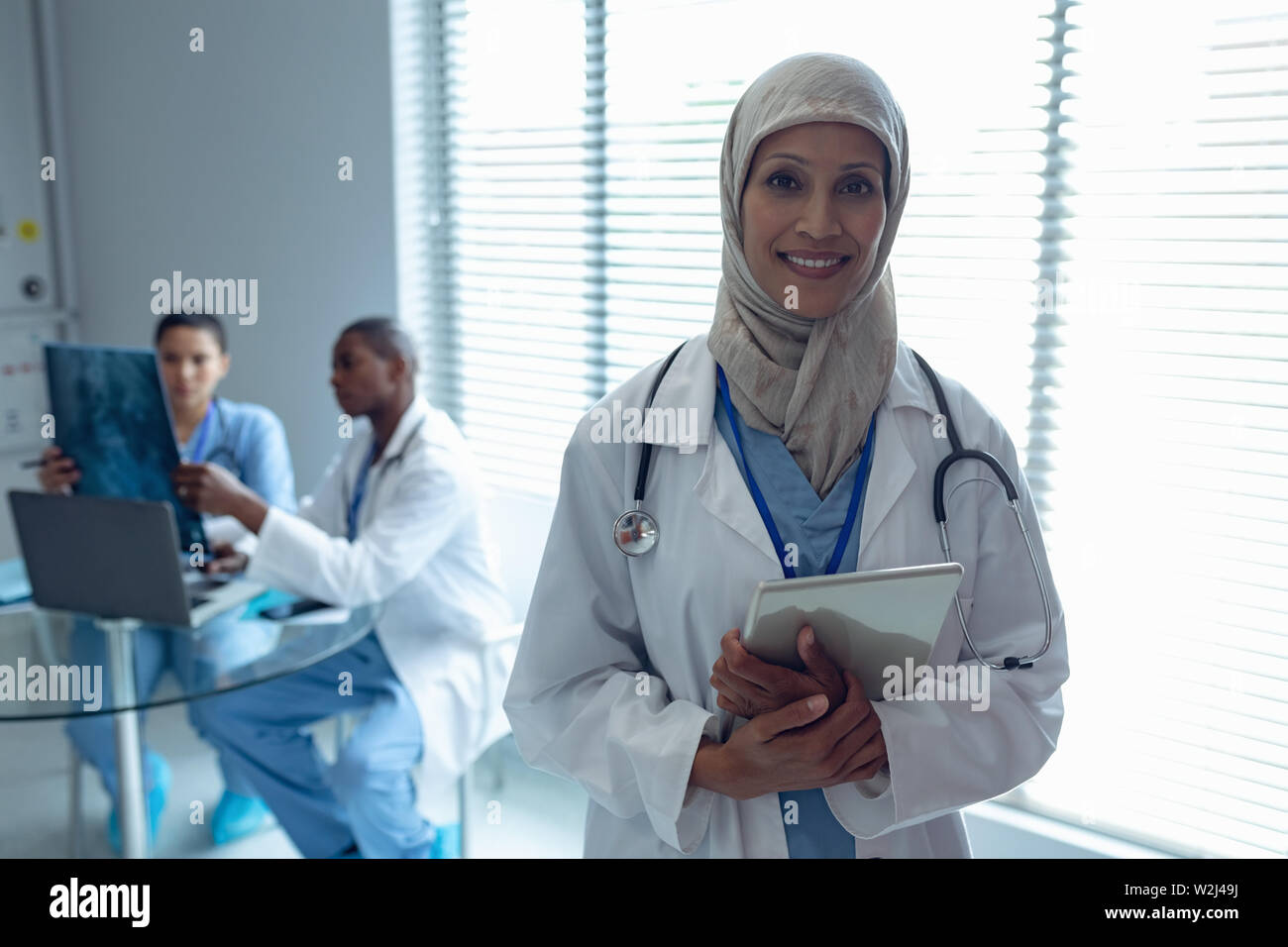 Doctor hijab female hospital hi-res stock photography and images - Alamy