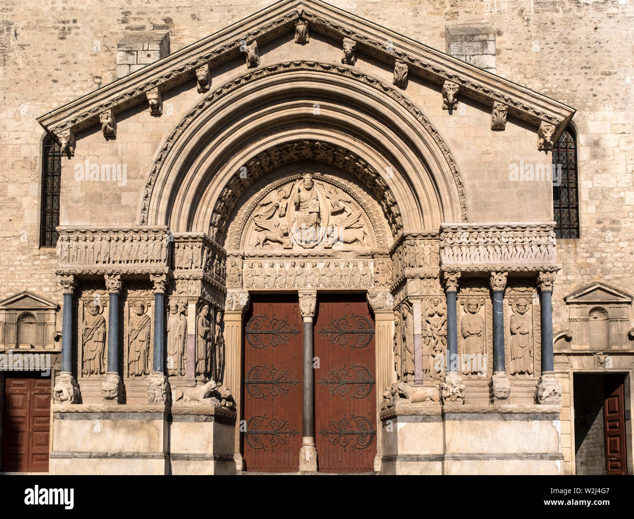 Portal of st trophime cathedrale hi-res stock photography and images ...