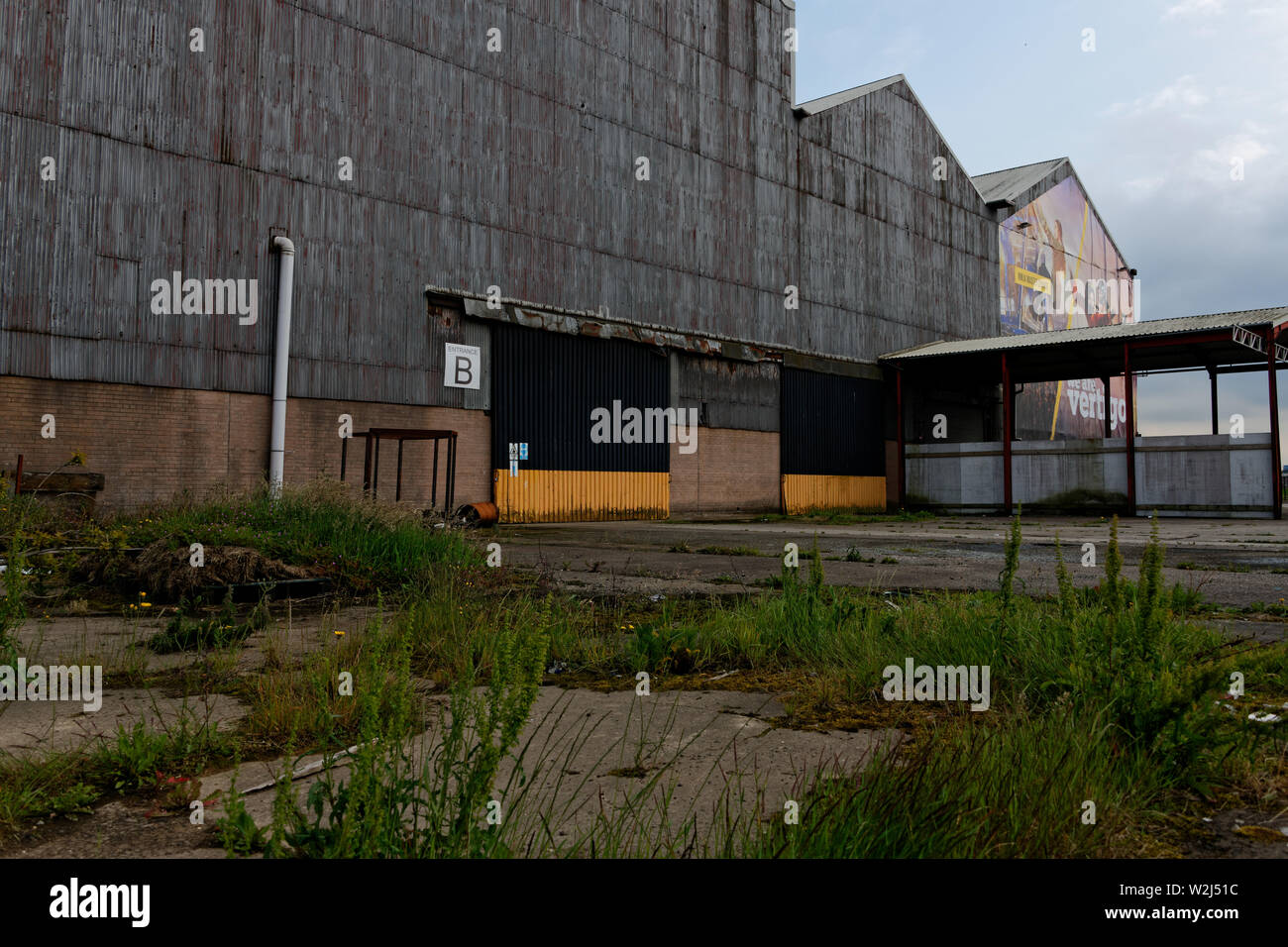 Abandoned warehouse Belfast city,Northern Ireland Stock Photo - Alamy