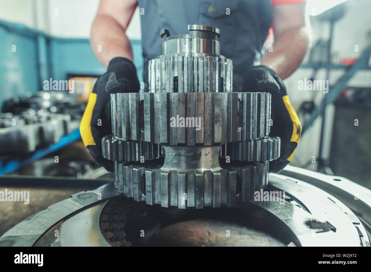 Planetary gear hi-res stock photography and images - Alamy