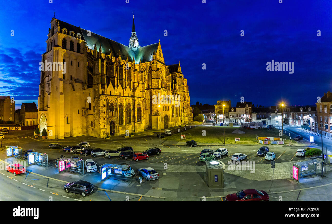 Saint quentin france street hi-res stock photography and images - Alamy