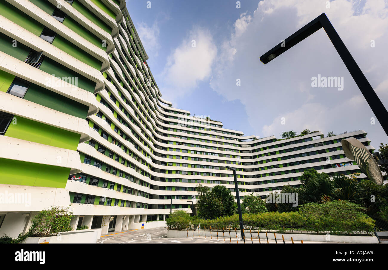 Singapore family hdb hi-res stock photography and images - Alamy