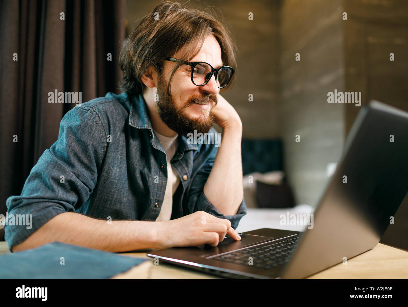Bearded man watching something hi-res stock photography and images - Alamy