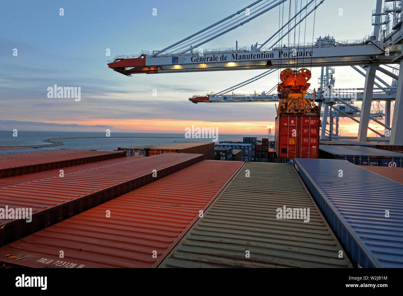 le havre, seine maritime/france - may 14, 2011: the containership ...