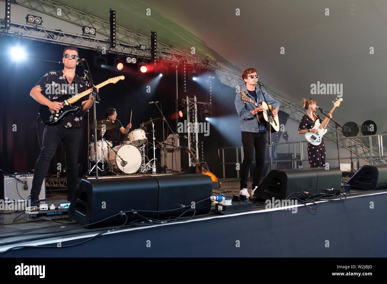 Tom speight singer hi-res stock photography and images - Alamy