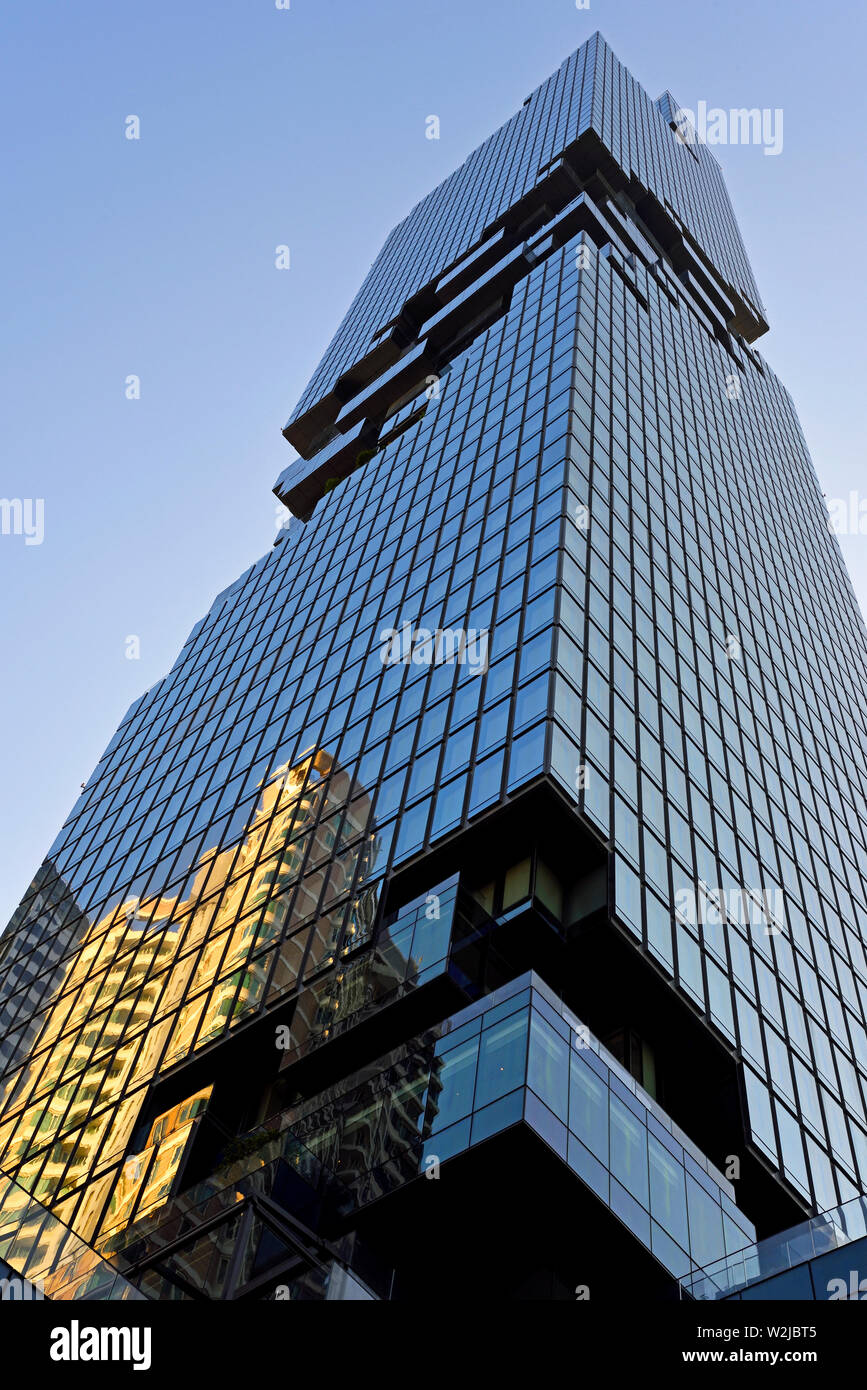 77 floors hi-res stock photography and images - Alamy
