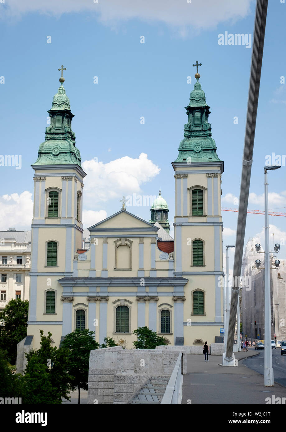 Inner city church hi-res stock photography and images - Alamy