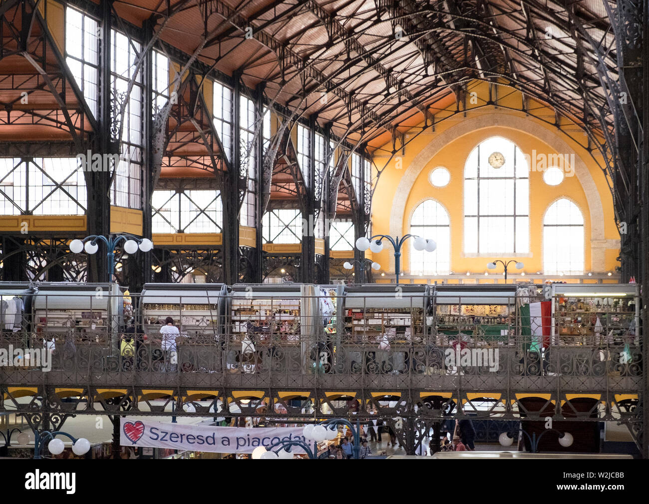 Budapest indoor market hi-res stock photography and images - Alamy