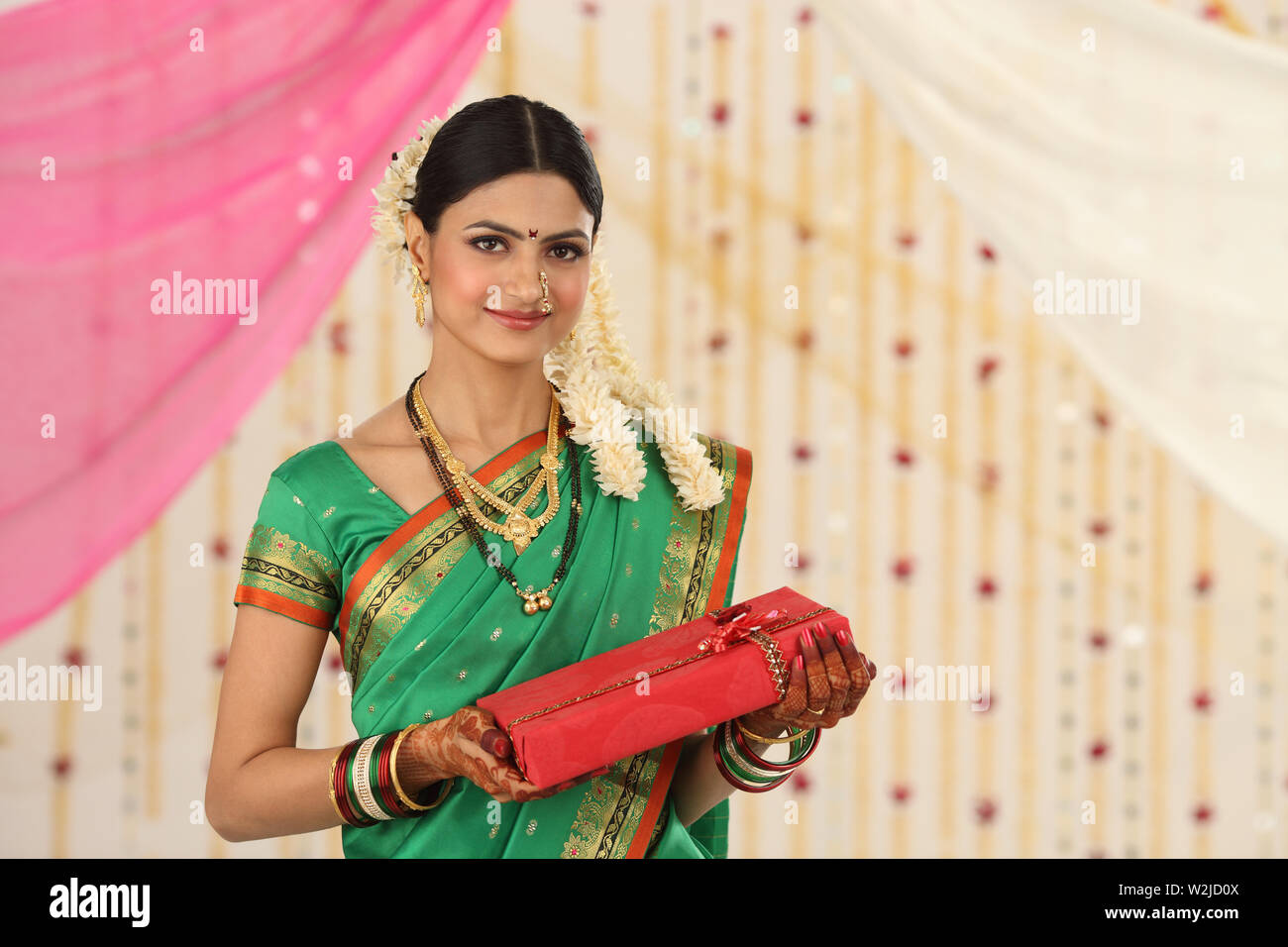 Indian woman wrapped hi-res stock photography and images - Alamy
