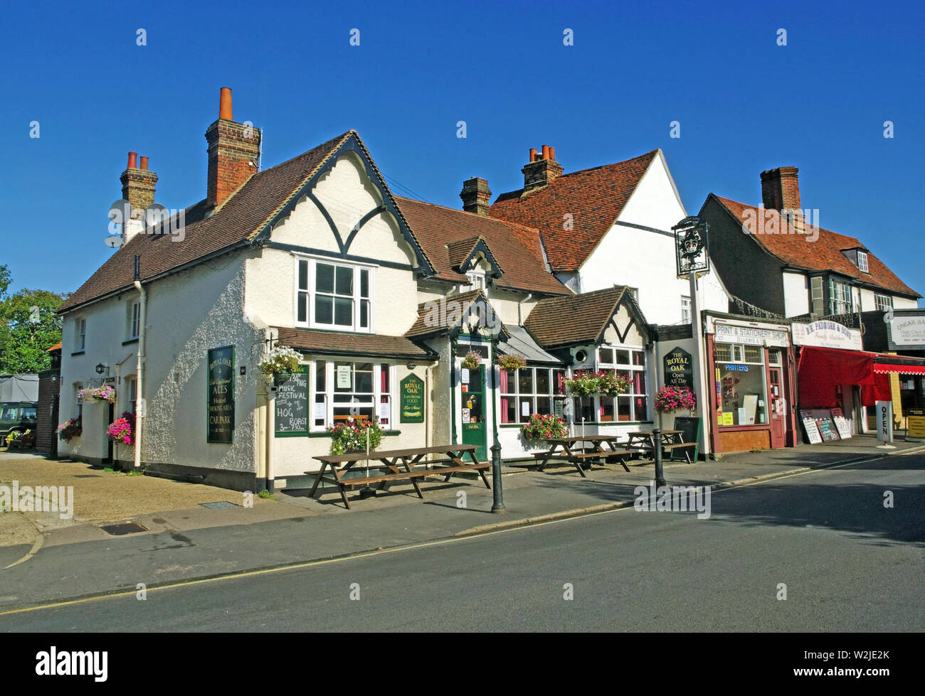 Ongar bar hi-res stock photography and images - Alamy