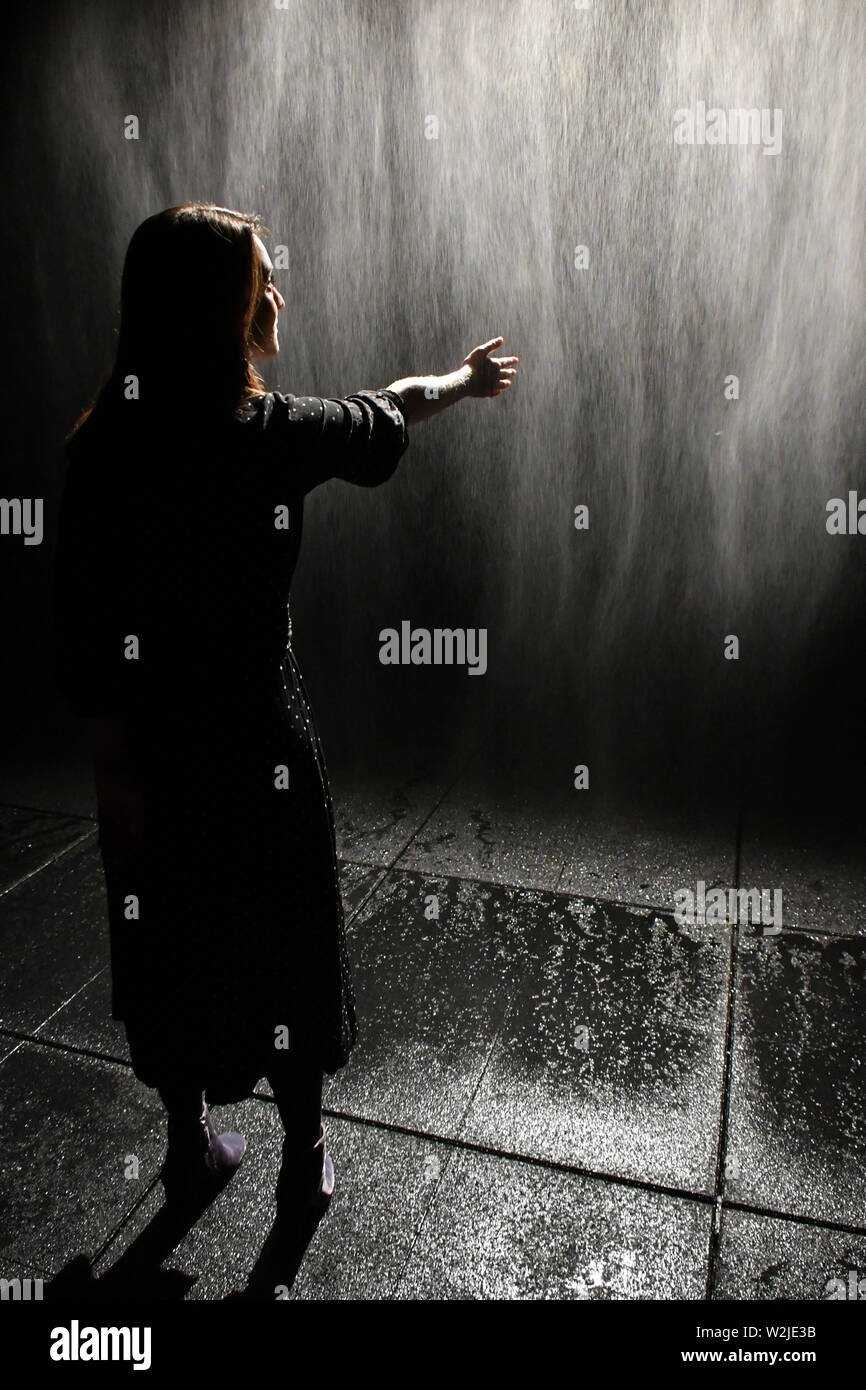 Tate Modern, London, UK. 9th July 2019. Olafur Eliasson, Beauty 1993 at ...