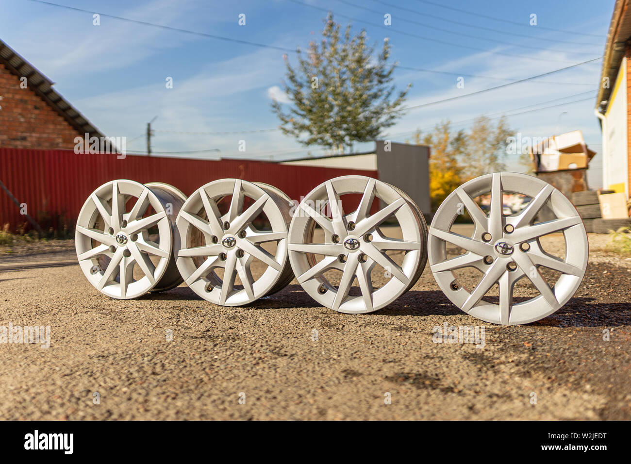 Silver prius hi-res stock photography and images - Alamy