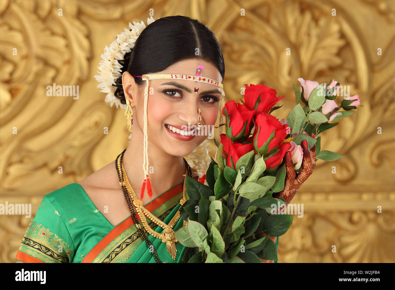 Indian ceremonial flowers hi-res stock photography and images - Alamy