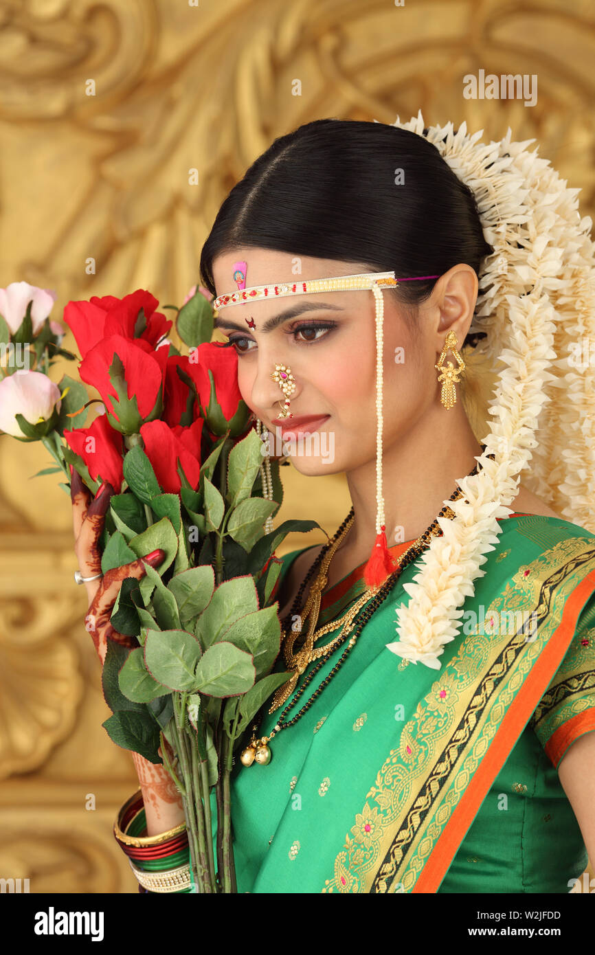 Indian ceremonial flowers hi-res stock photography and images - Alamy