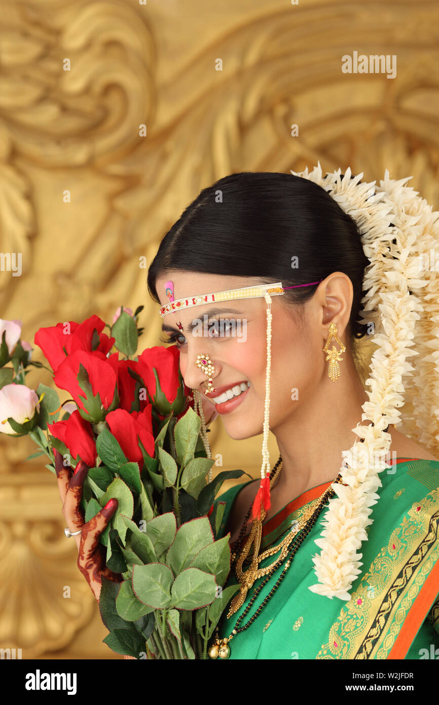 Indian ceremonial flowers hi-res stock photography and images - Alamy