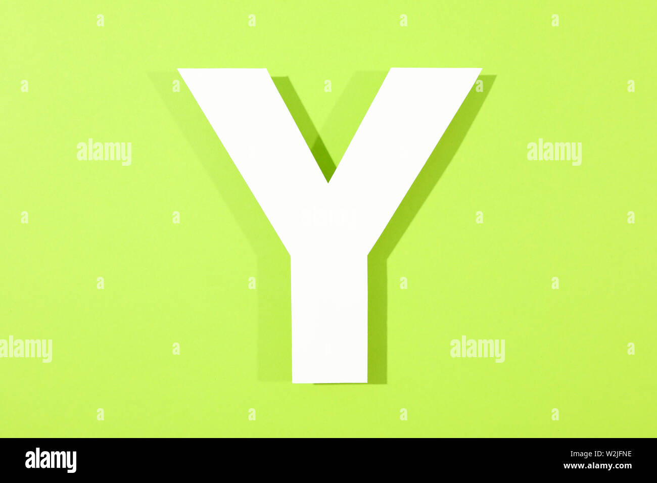 Y typography font letter type white hi-res stock photography and images ...