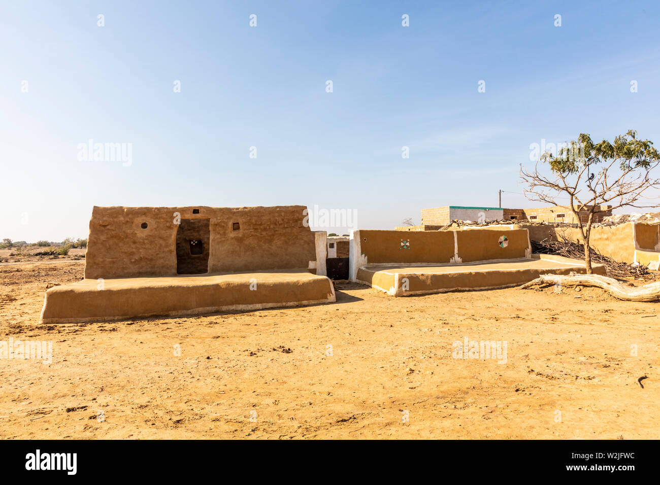 Mud house in thar desert hi-res stock photography and images - Alamy