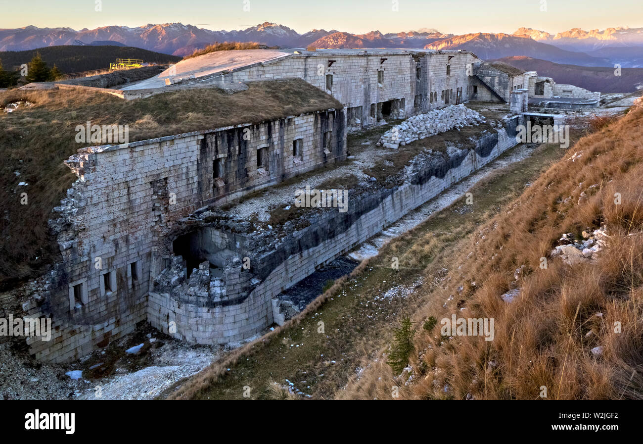 Facade fort fortress hi-res stock photography and images - Alamy
