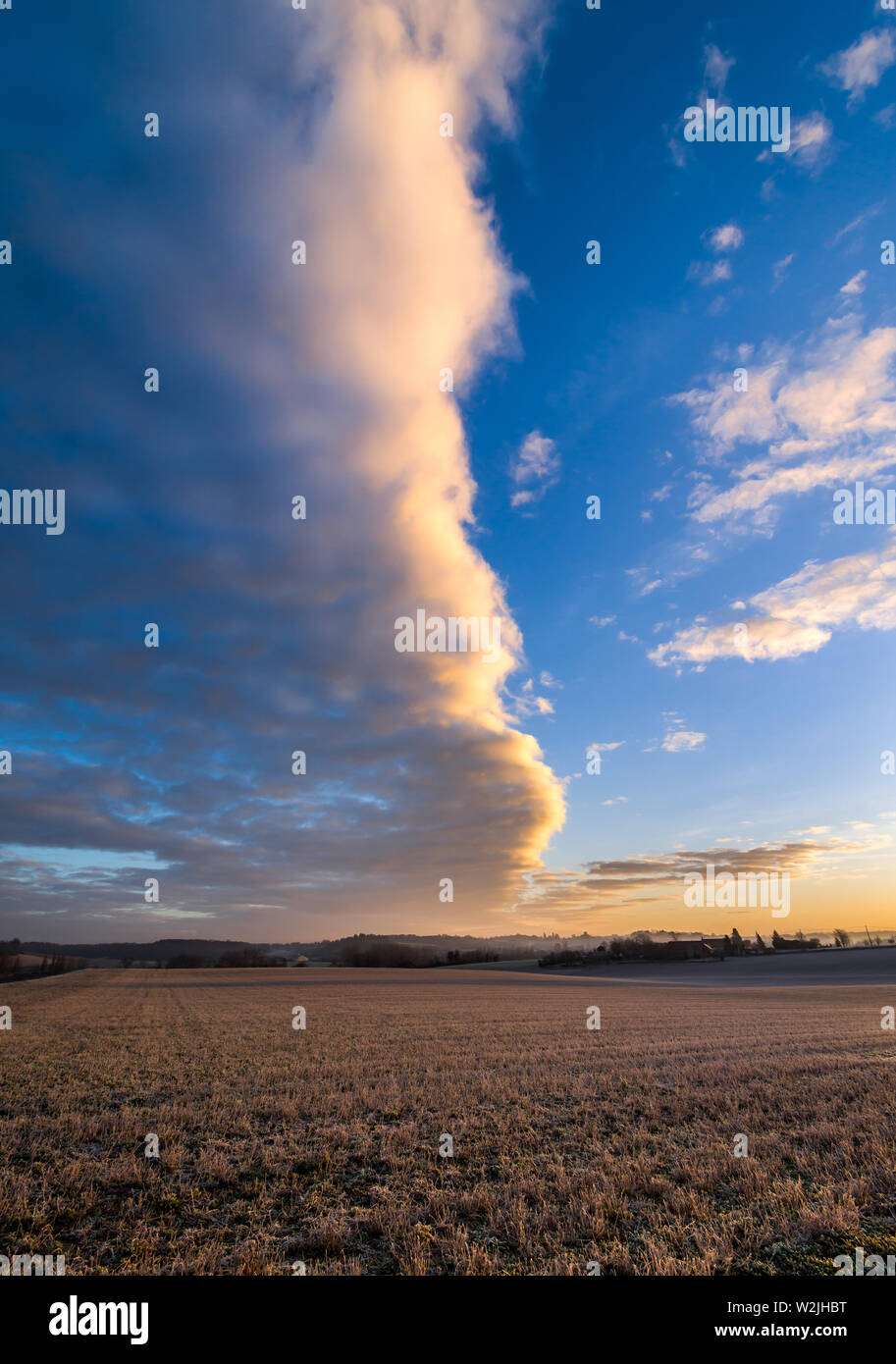 Cold weather front cloud hi-res stock photography and images - Alamy