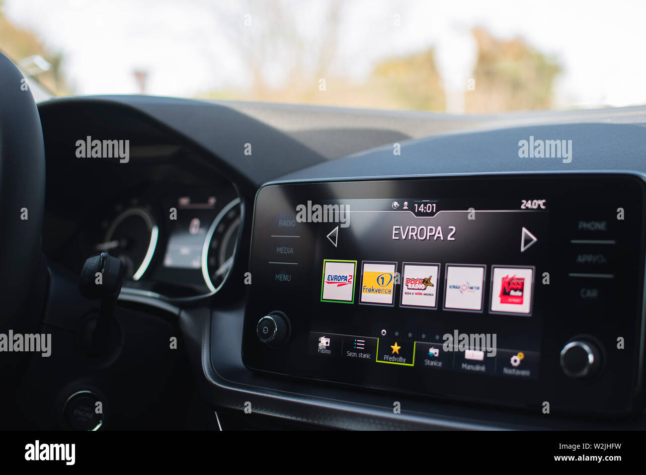 Car screen dashboard hi-res stock photography and images - Alamy