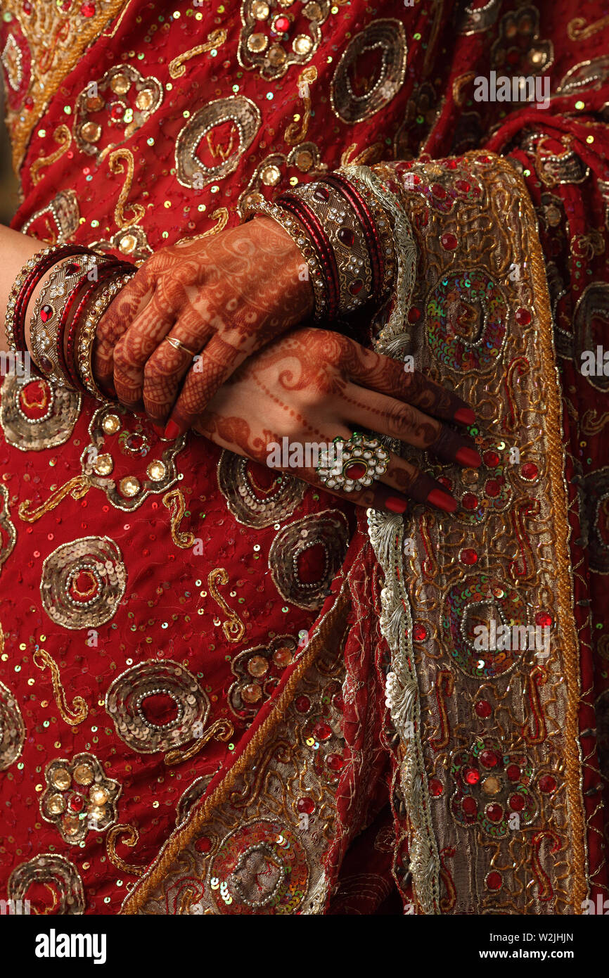 Mid section of an Indian bride Stock Photo - Alamy