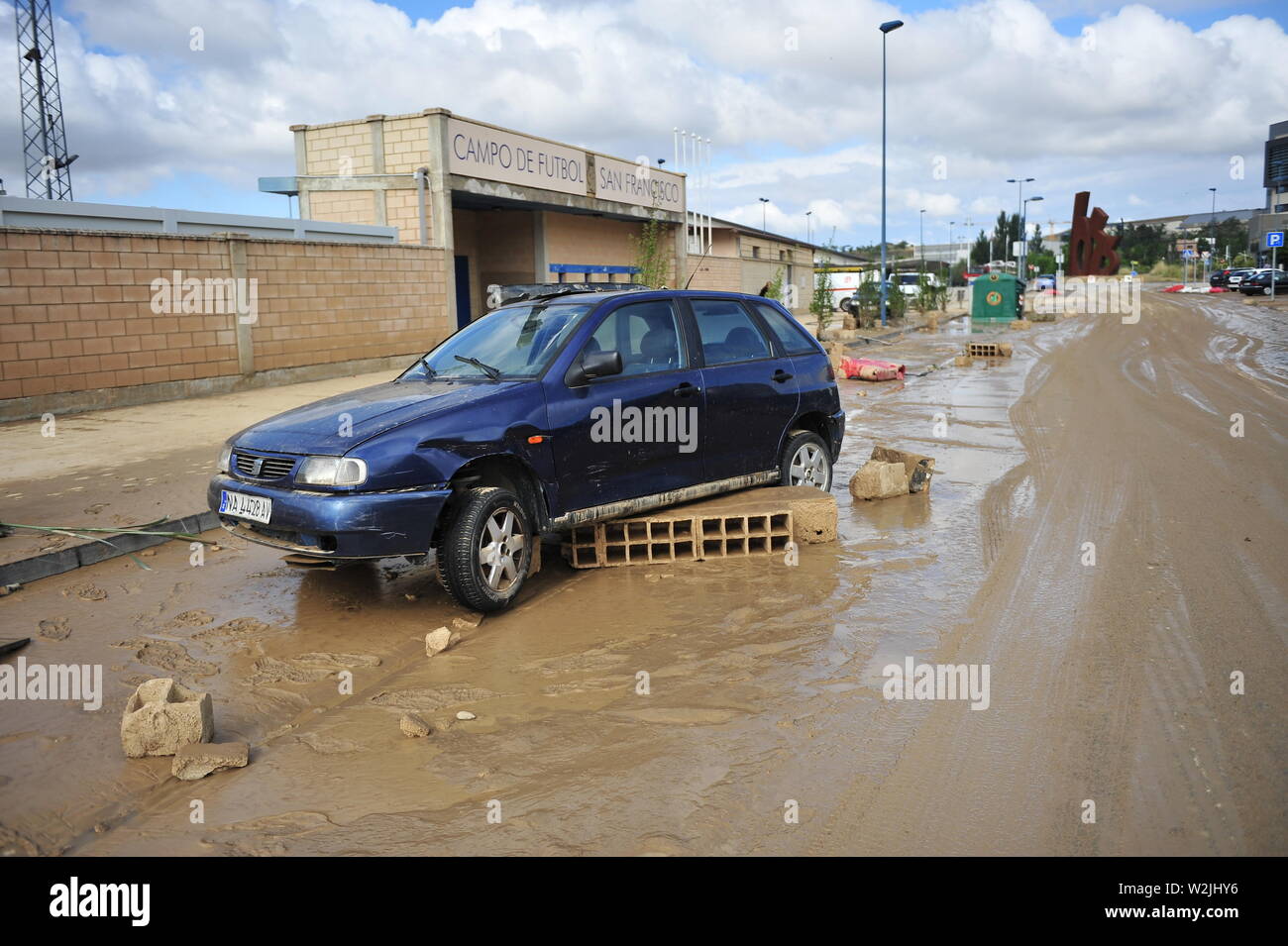 Mud street hi-res stock photography and images - Alamy