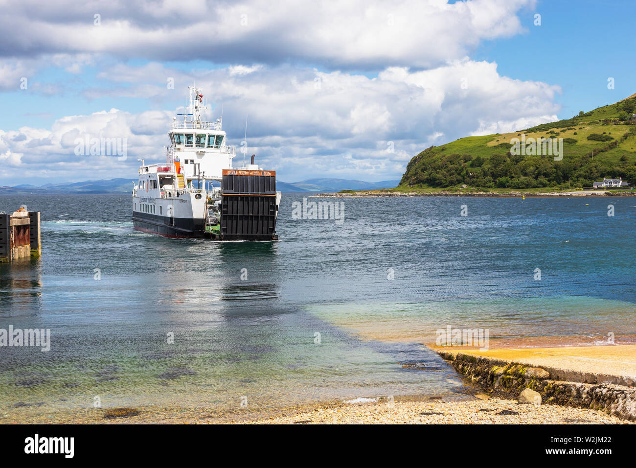Car ferry approaching the dock hi-res stock photography and images - Alamy
